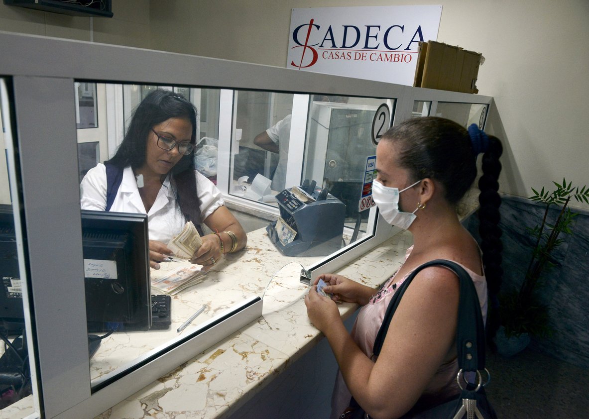 Informa CADECA horarios de servicio por fin de año | Cuba Si